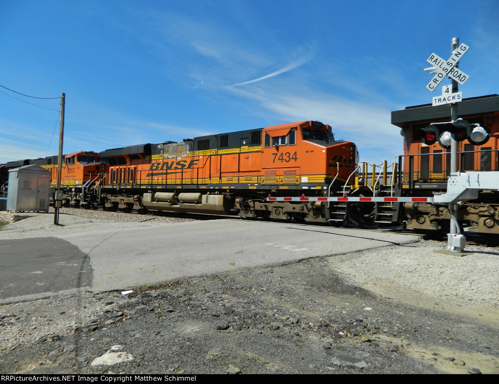 BNSF 7434